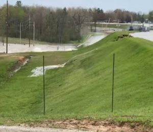Edenville Dam failure: the astonishing video of the collapse sequence ...