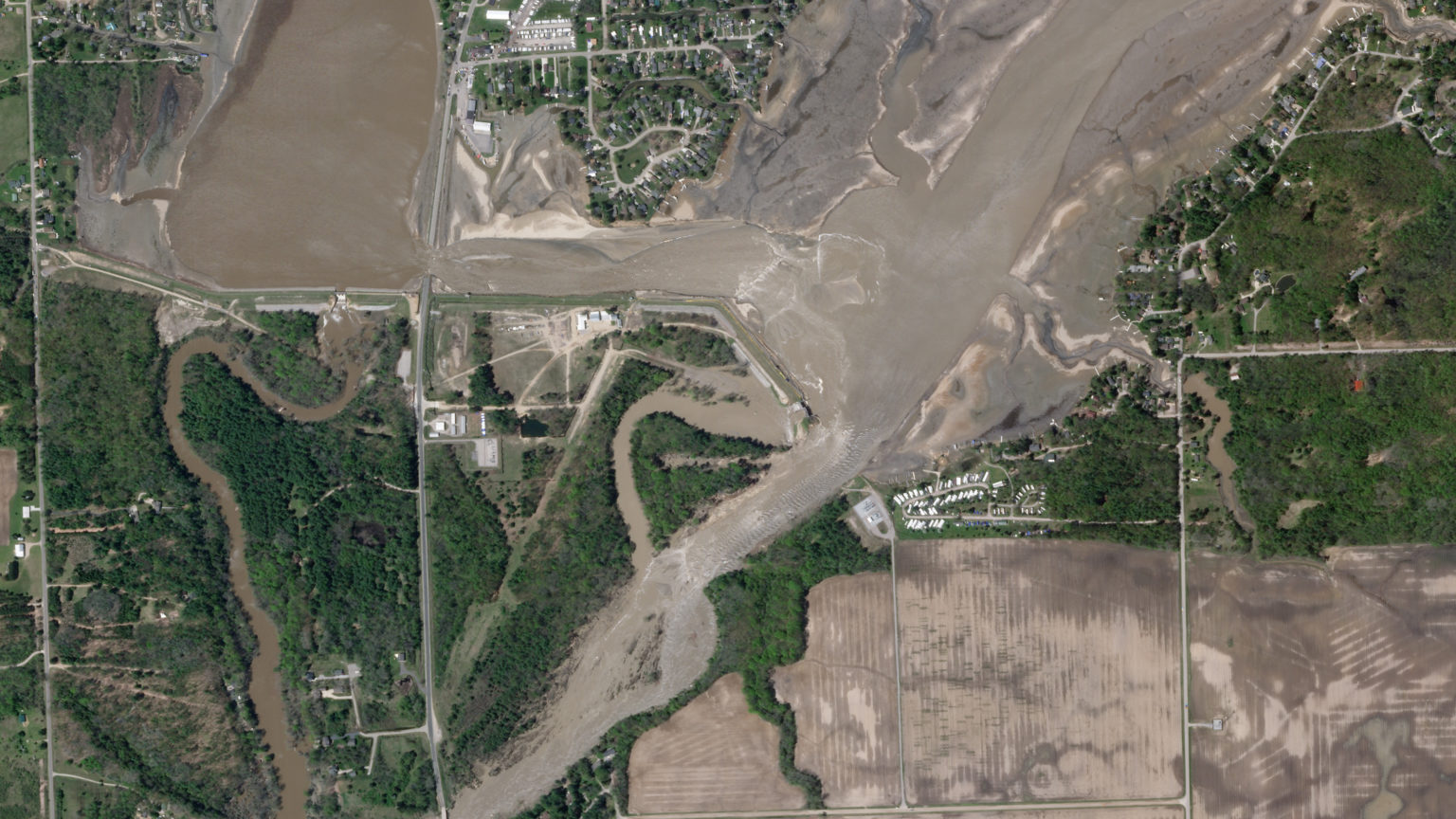 Edenville Dam breach: interpreting the failure - The Landslide Blog ...