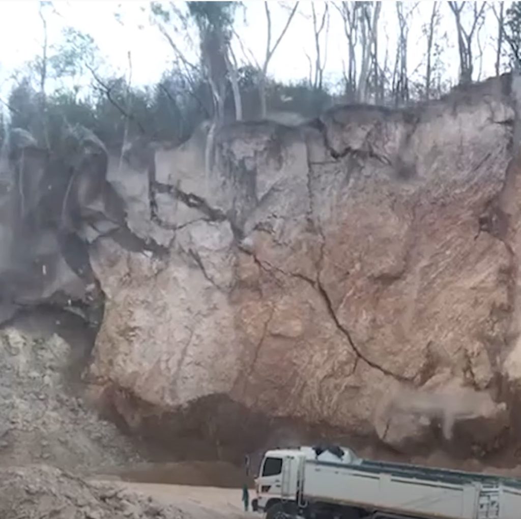 Nakhon Ratchasima: a dramatic video of a rock slope collapse in a ...